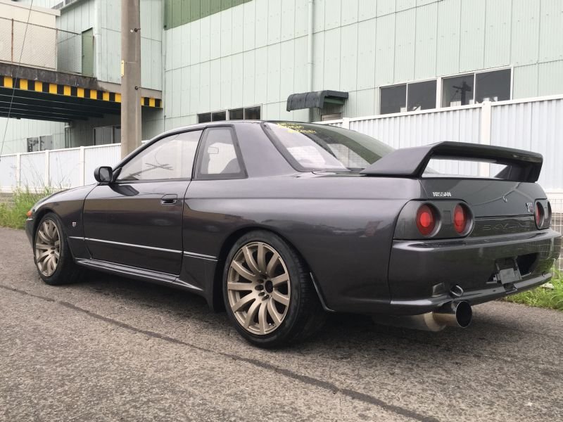 Gunmetal Grey Nissan Skyline GT-R R32
